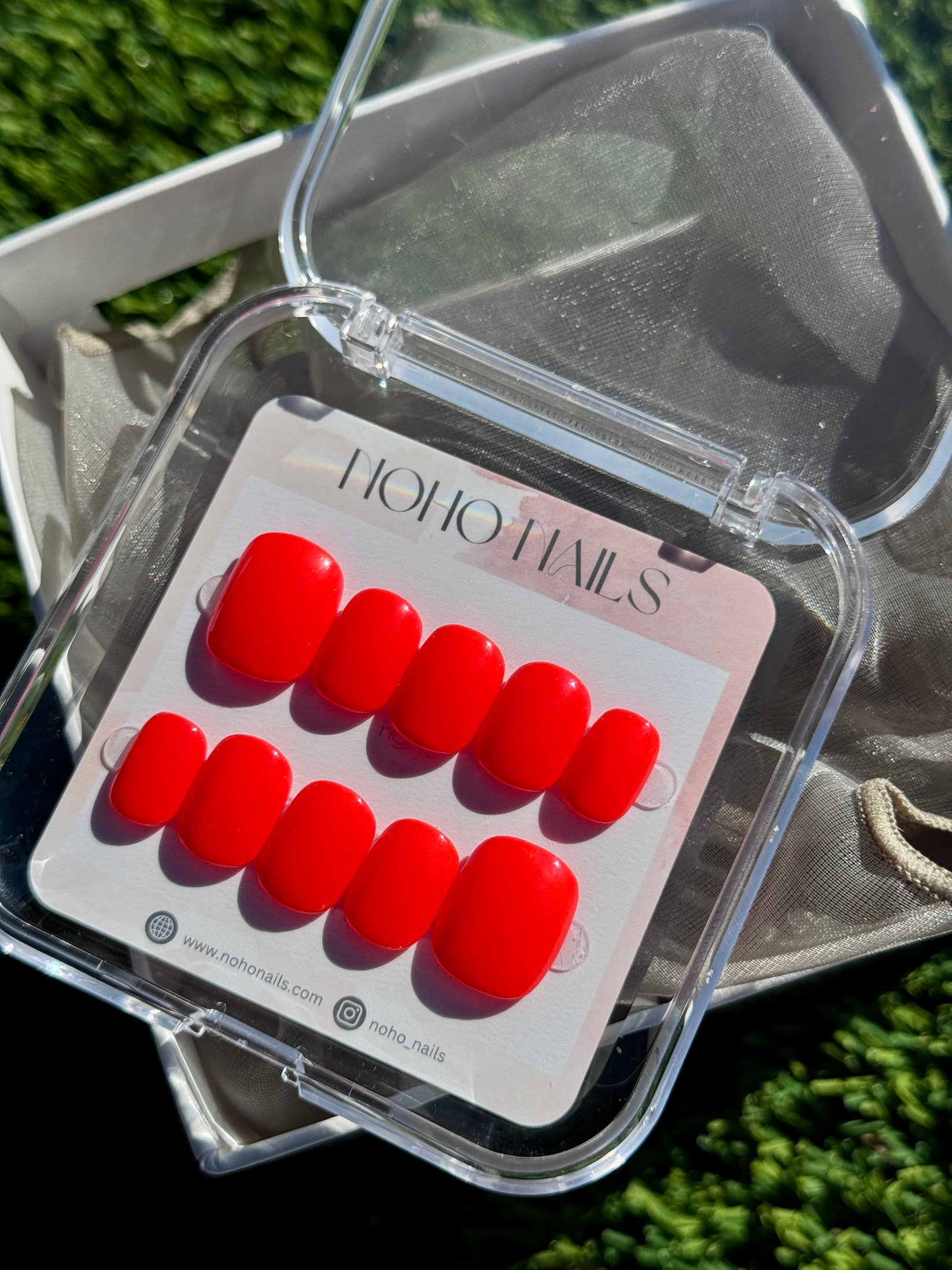 Open Close Exit – Noho Nails